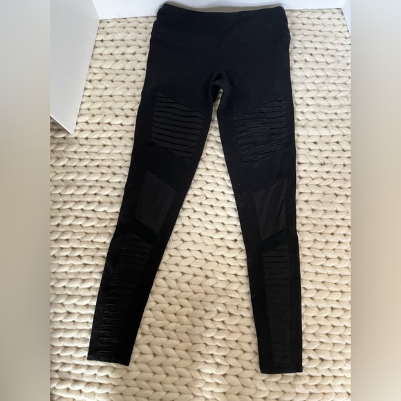 ALO Yoga | Pants & Jumpsuits | Alo Moto Leggings | Poshmark